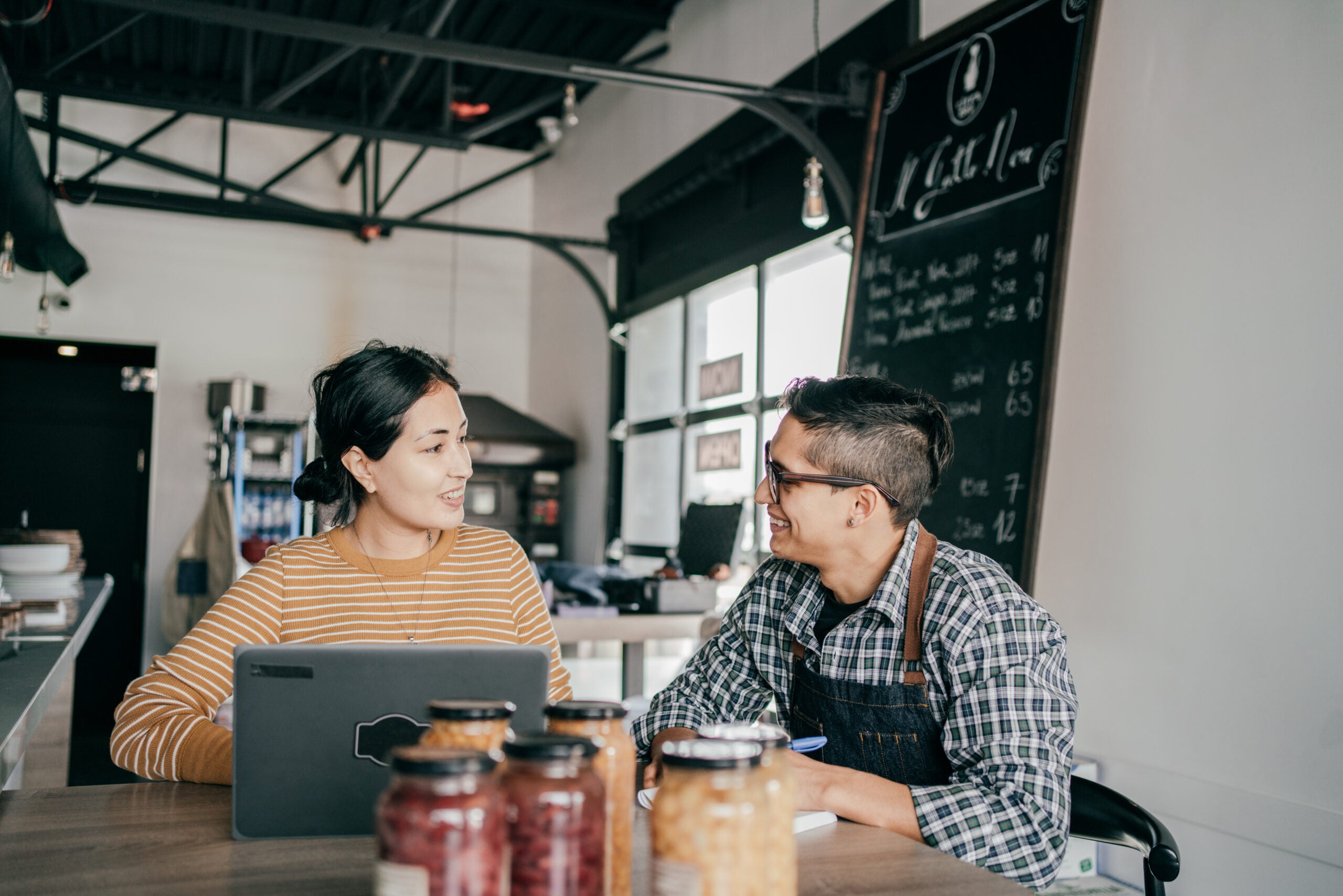 Vendor Relationships | 8 Tips for Vendor Management